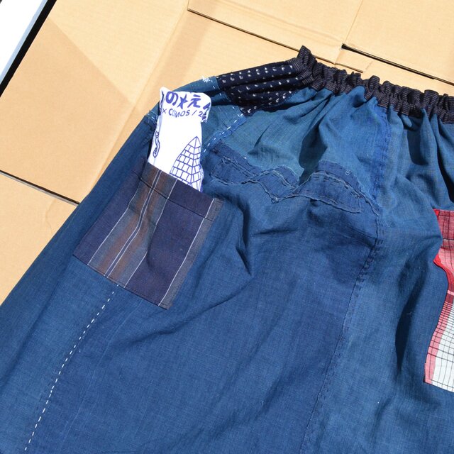 木綿 藍色 型染の古布からギャザースカート J-105 | iichi 日々の暮らしを心地よくするハンドメイドやアンティークのマーケットプレイス