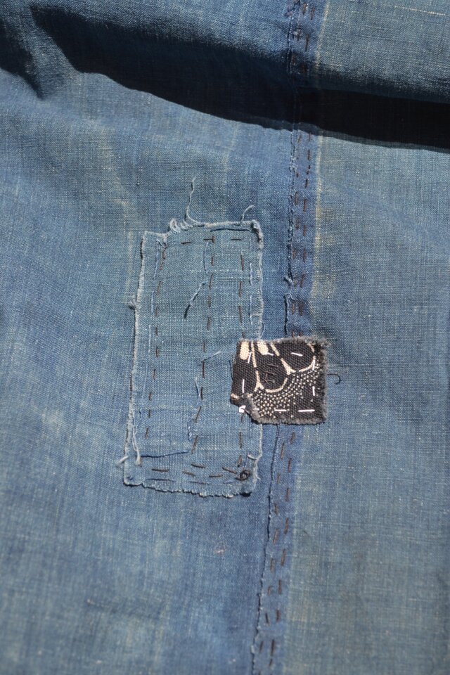 木綿 藍色 型染の古布からギャザースカート J-105 | iichi 日々の暮らしを心地よくするハンドメイドやアンティークのマーケットプレイス