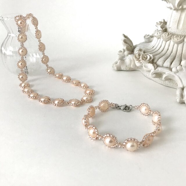 淡水パール の ビーズ編み ブレスレット ピンク 桜色 パステルカラー フォーマル | iichi 日々の暮らしを心地よくするハンドメイドやアンティークのマーケットプレイス