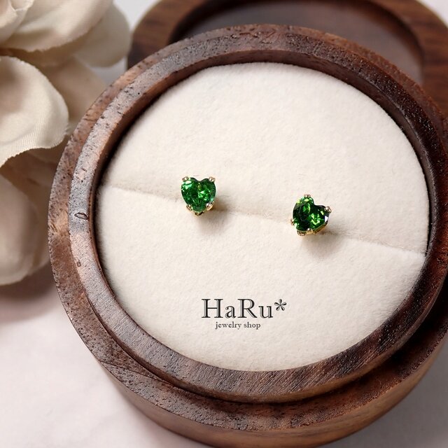 最高級キュービックジルコニアAAAAA（ハート／4mm）☆サージカルステンレスピアス（G） | iichi 日々の暮らしを心地よくするハンドメイドやアンティークのマーケットプレイス