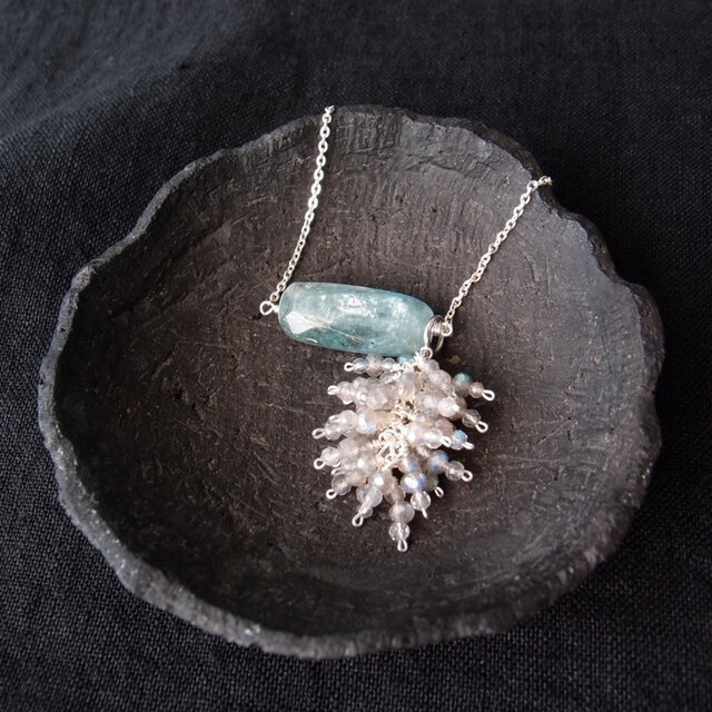 【SV】Aqua Blue Kyanite × Labradorite 2Way Necklace／カイヤナイト ネックレス | iichi 日々の暮らしを心地よくするハンドメイドや ...