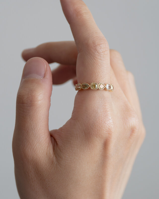 【20%OFF】 K18 Color Dia Half Eternity Ring | iichi 日々の暮らしを心地よくするハンドメイドやアンティークのマーケットプレイス