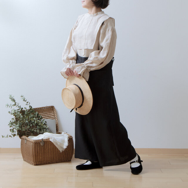 ヨークレイヤーギャザースリーブリネンブラウス/ベージュ | iichi 日々の暮らしを心地よくするハンドメイドやアンティークのマーケットプレイス