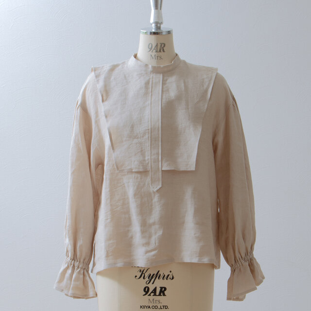 ヨークレイヤーギャザースリーブリネンブラウス/ベージュ | iichi 日々の暮らしを心地よくするハンドメイドやアンティークのマーケットプレイス