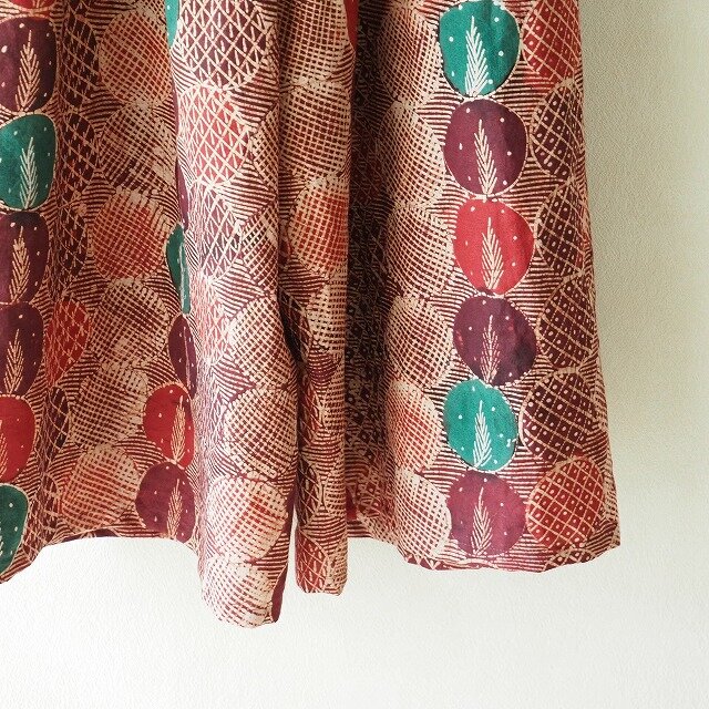 マドゥラ島・手押しバティックのワイドパンツPINC8 | iichi 日々の暮らしを心地よくするハンドメイドやアンティークのマーケットプレイス