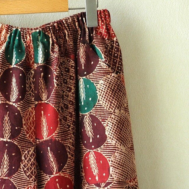 マドゥラ島・手押しバティックのワイドパンツPINC8 | iichi 日々の暮らしを心地よくするハンドメイドやアンティークのマーケットプレイス