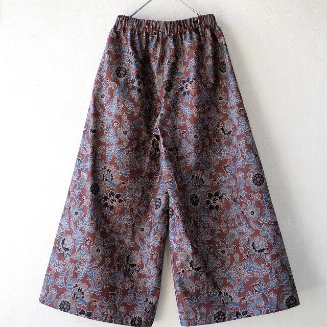 あずき色ジャワ布のワイドパンツ | iichi 日々の暮らしを心地よくするハンドメイドやアンティークのマーケットプレイス