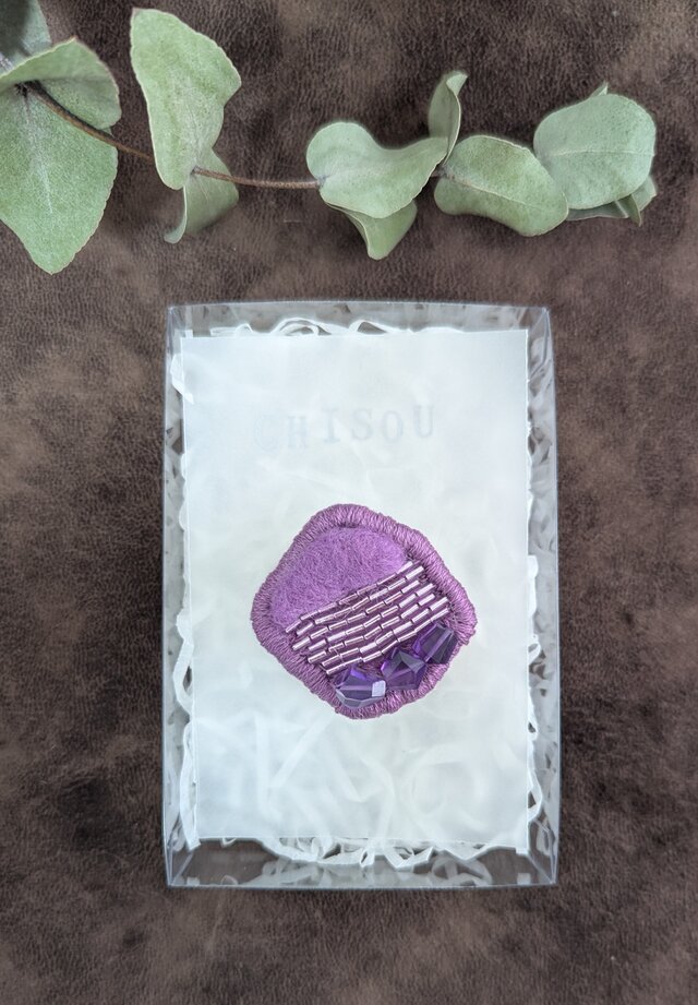 【アメジスト】地層のブローチN | iichi 日々の暮らしを心地よくするハンドメイドやアンティークのマーケットプレイス