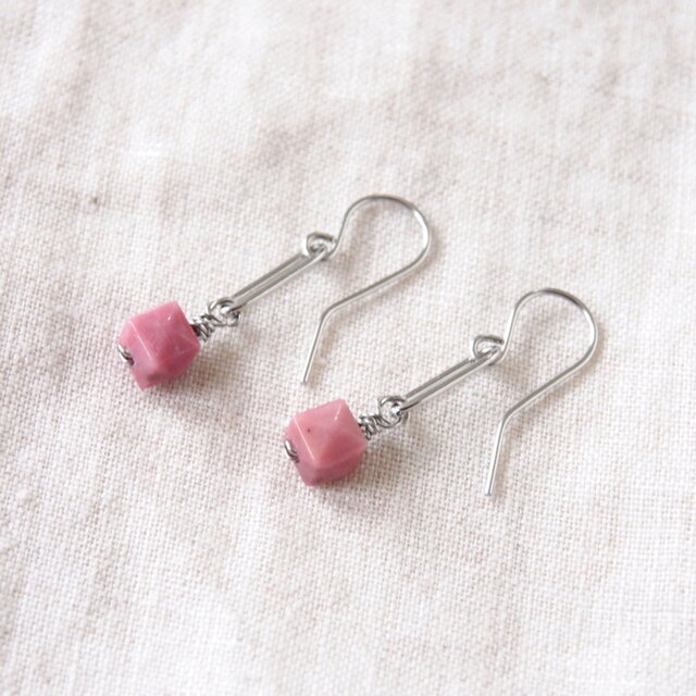 Oval&Cube Pierce（シリシャスシスト） | iichi 日々の暮らしを心地よくするハンドメイドやアンティークのマーケットプレイス