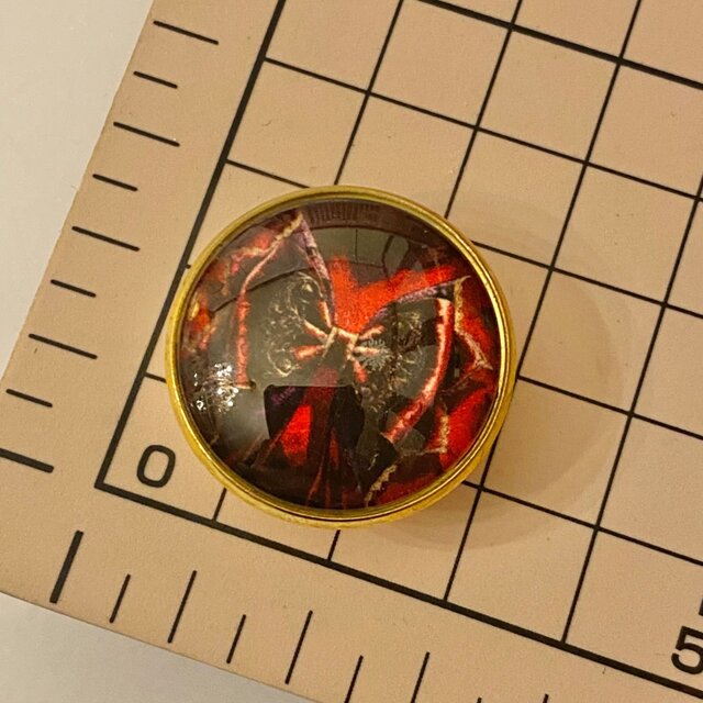 着物リメイク ガラス帯留め 和洋折衷 和ロリータ ハンドメイド アクセサリー 夜に結ばれた、ひとつの秘密。 GK-117 | iichi 日々の暮らしを心地よくするハンドメイドやアンティークの ...