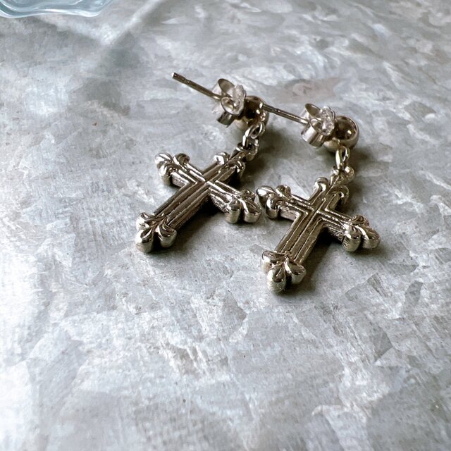 PA326-【 AVON 】エイボン・ヴィンテージピアス 1980s Silver Tone Cross | iichi 日々の暮らしを心地よくするハンドメイドやアンティークのマーケットプレイス