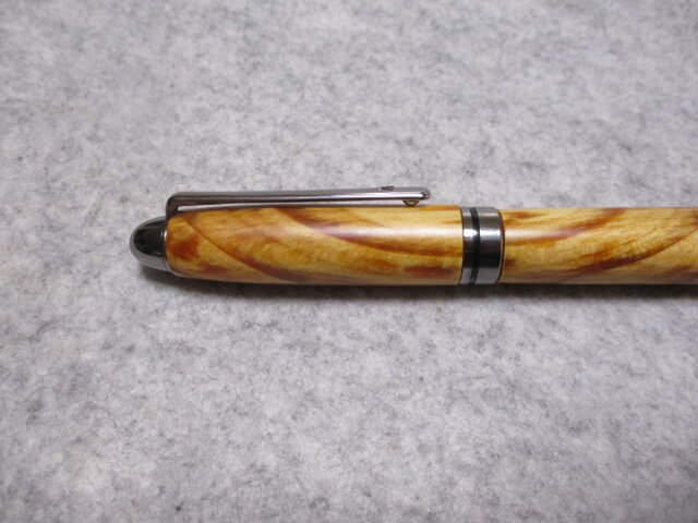 肥松(黒松)ジン 霜降り 出雲産 樹齢300年 蜜蠟ワックス仕上げ 回転式ヨーロピアンボールペン | iichi 日々の暮らしを心地よくするハンドメイドやアンティークのマーケットプレイス