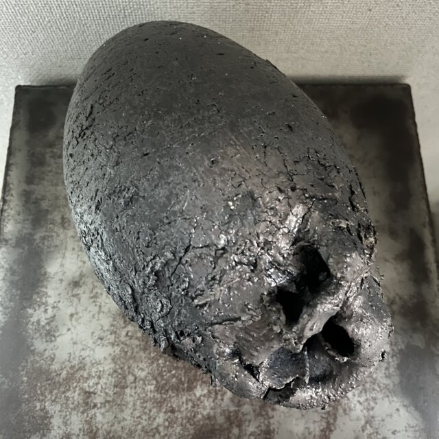 オブジェ 黒釉 Genesis No.3 | iichi 日々の暮らしを心地よくするハンドメイドやアンティークのマーケットプレイス