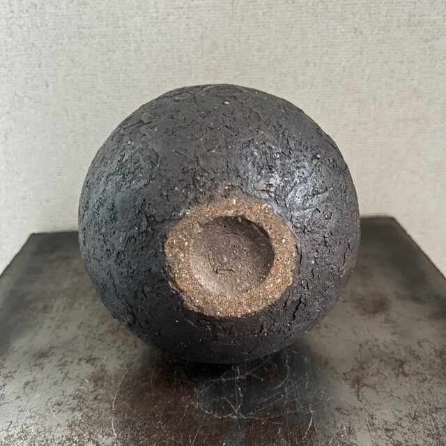 オブジェ (花器) 黒釉 No.3、4 | iichi 日々の暮らしを心地よくするハンドメイドやアンティークのマーケットプレイス