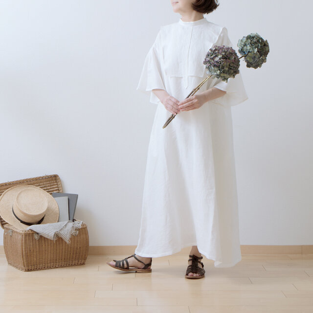 ヨークレイヤーフレアハーフスリーブリネンワンピース/オフホワイト | iichi 日々の暮らしを心地よくするハンドメイドやアンティークのマーケットプレイス