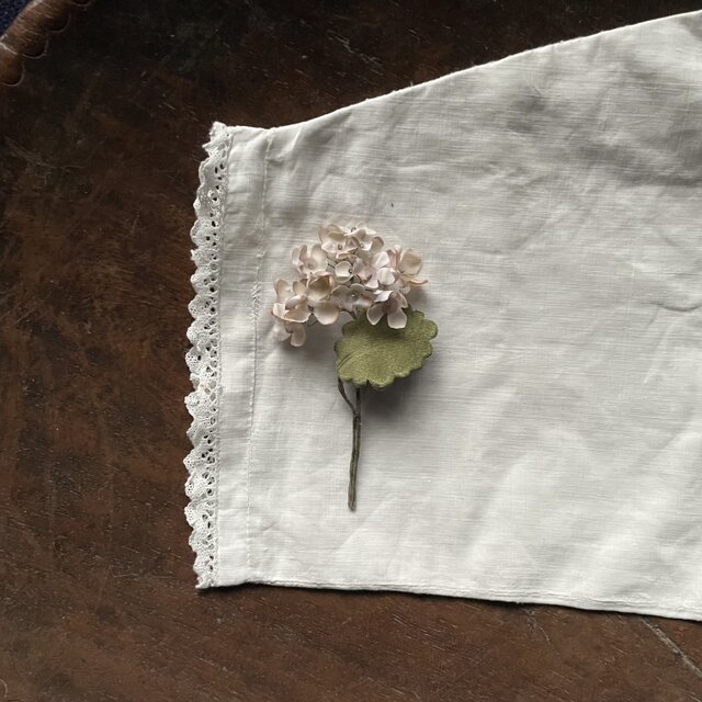 『白あじさい』 茎長 | iichi 日々の暮らしを心地よくするハンドメイドやアンティークのマーケットプレイス