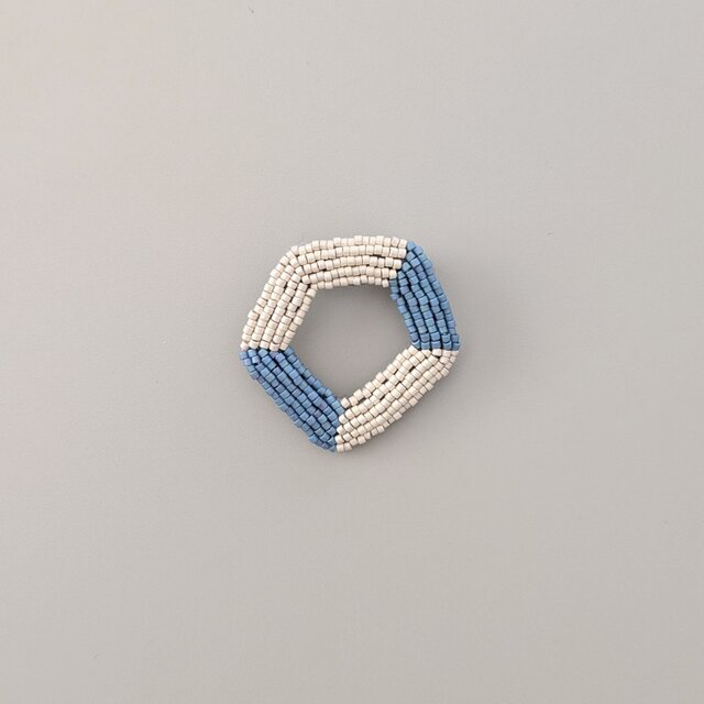 monolog 星屑ブローチ typeB BLUE | iichi 日々の暮らしを心地よくするハンドメイドやアンティークのマーケットプレイス