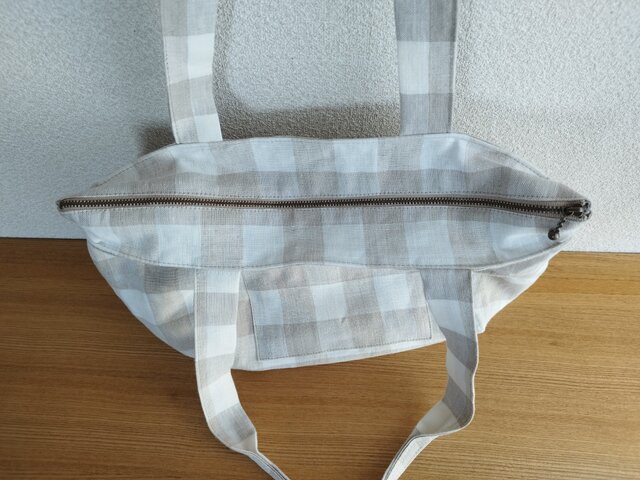 リネン ファスナーショルダーバッグ linen b | iichi 日々の暮らしを心地よくするハンドメイドやアンティークのマーケットプレイス