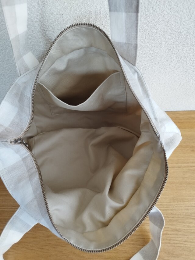 リネン ファスナーショルダーバッグ linen b | iichi 日々の暮らしを心地よくするハンドメイドやアンティークのマーケットプレイス