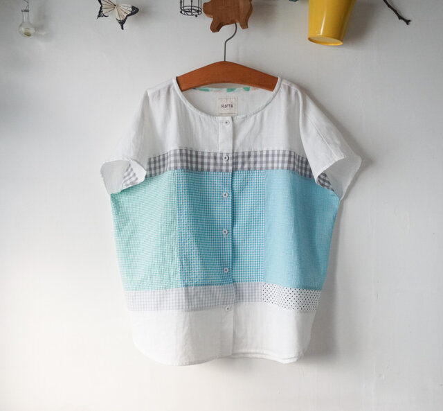 爽やかパッチワークなフレンチスリーブブラウスD(水色mix) | iichi 日々の暮らしを心地よくするハンドメイドやアンティークのマーケットプレイス