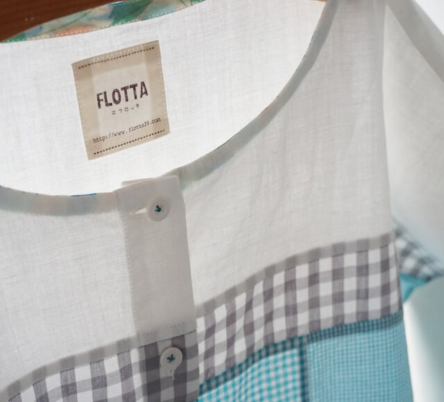 爽やかパッチワークなフレンチスリーブブラウスD(水色mix) | iichi 日々の暮らしを心地よくするハンドメイドやアンティークのマーケットプレイス