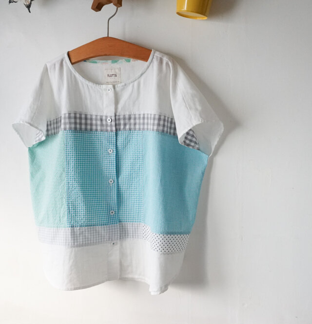 爽やかパッチワークなフレンチスリーブブラウスD(水色mix) | iichi 日々の暮らしを心地よくするハンドメイドやアンティークのマーケットプレイス