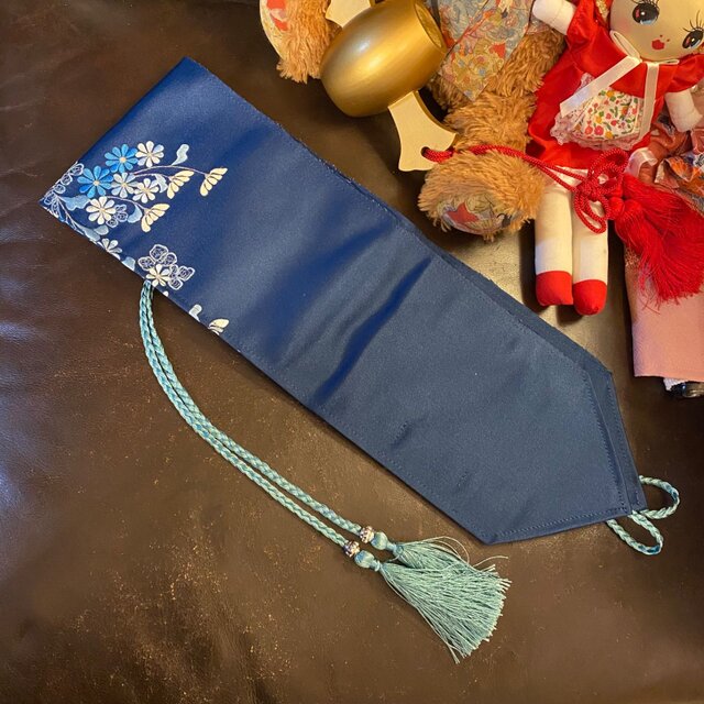 浴衣リメイク ロング ワンピース ドレス 名古屋帯サッシュベルト 和洋折衷 「夜の静けさに咲く、瑠璃の百合」 W-544 | iichi 日々の暮らしを心地よくするハンドメイドやアンティークの ...