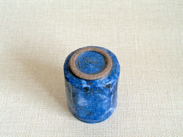 湯のみ（青釉b） | iichi 日々の暮らしを心地よくするハンドメイドやアンティークのマーケットプレイス