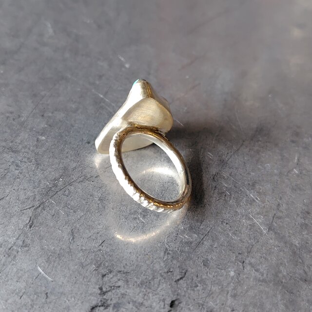 ターコイズシルバーリング#11.5 | iichi 日々の暮らしを心地よくするハンドメイドやアンティークのマーケットプレイス