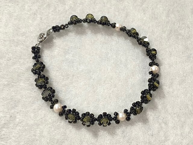 Beaded bracelet-48 | iichi 日々の暮らしを心地よくするハンドメイドやアンティークのマーケットプレイス