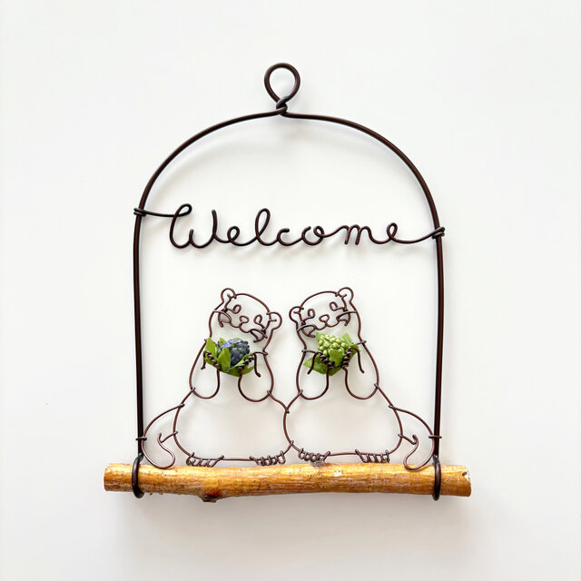 食いしん坊仲良しフェレットのWelcomeアーチオーナメント | iichi 日々の暮らしを心地よくするハンドメイドやアンティークのマーケットプレイス
