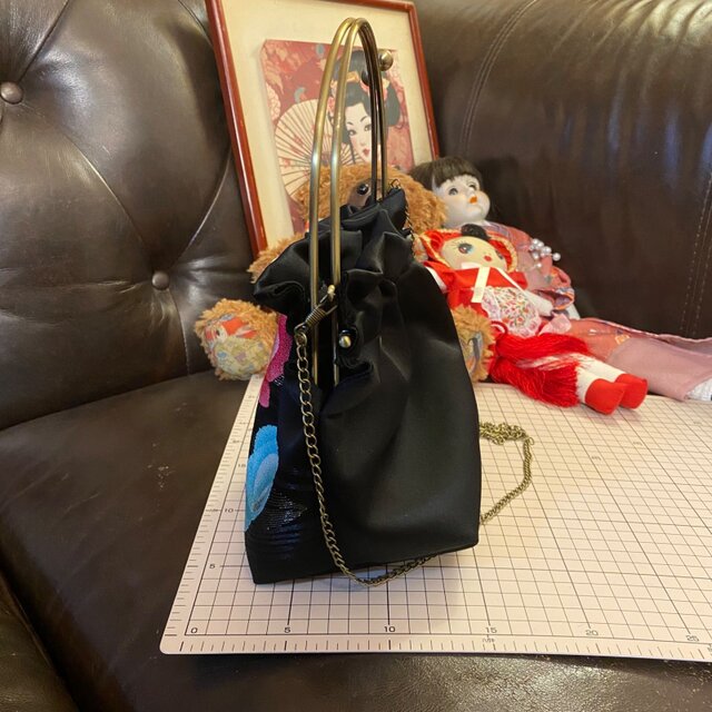 和洋折衷 名古屋帯リメイク ハンドバッグ バック ショルダーチェーン付き ガマ口タイプ 帯サッシュベルト セットあ-81 | iichi 日々の暮らしを心地よくするハンドメイドやアンティークの ...