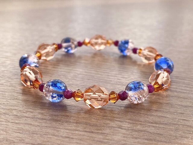 Beaded bracelet-52 | iichi 日々の暮らしを心地よくするハンドメイドやアンティークのマーケットプレイス