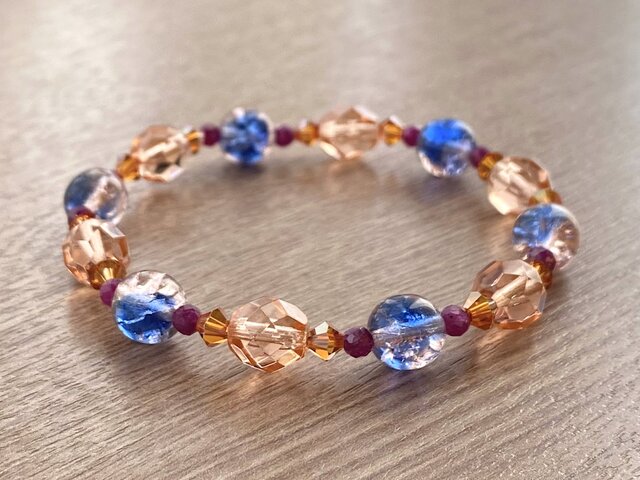 Beaded bracelet-52 | iichi 日々の暮らしを心地よくするハンドメイドやアンティークのマーケットプレイス