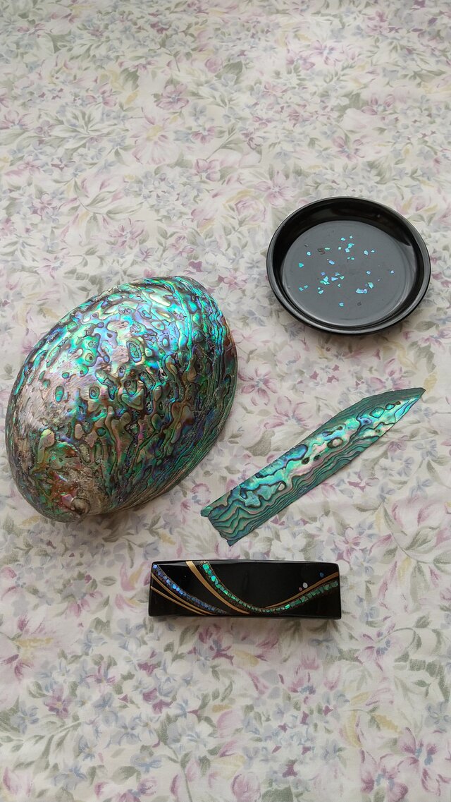 四角形バレッタ 黒 波 | iichi 日々の暮らしを心地よくするハンドメイドやアンティークのマーケットプレイス