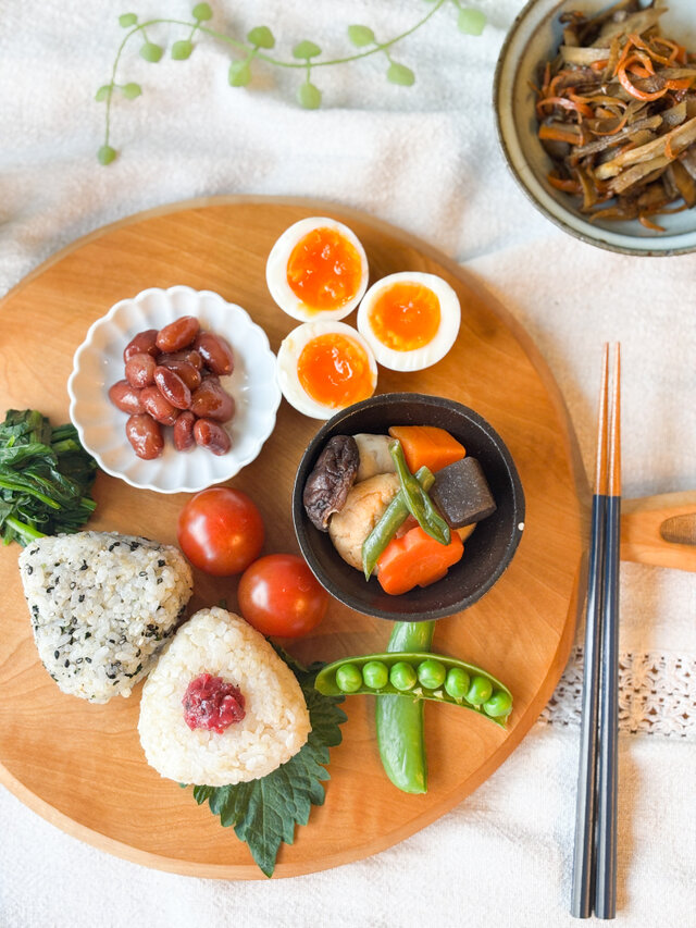 持ち手付きの大きなカッティングボード | iichi 日々の暮らしを心地よくするハンドメイドやアンティークのマーケットプレイス