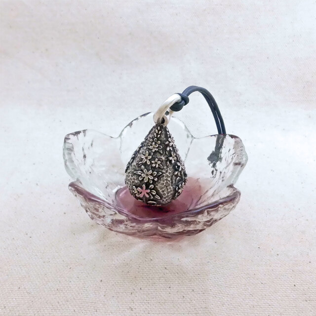 銀製の鈴 『oyanagi様専用オーダー作品・禊萩』(シルバー925) | iichi 日々の暮らしを心地よくするハンドメイドやアンティークのマーケットプレイス