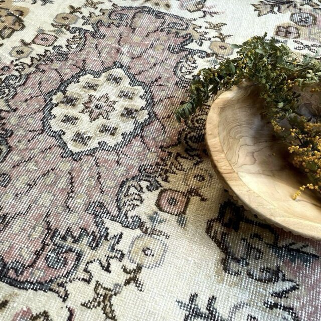 116×201 フローラルメダリオン柄 ウシャク トルコヴィンテージラグ | iichi 日々の暮らしを心地よくするハンドメイドやアンティークのマーケットプレイス