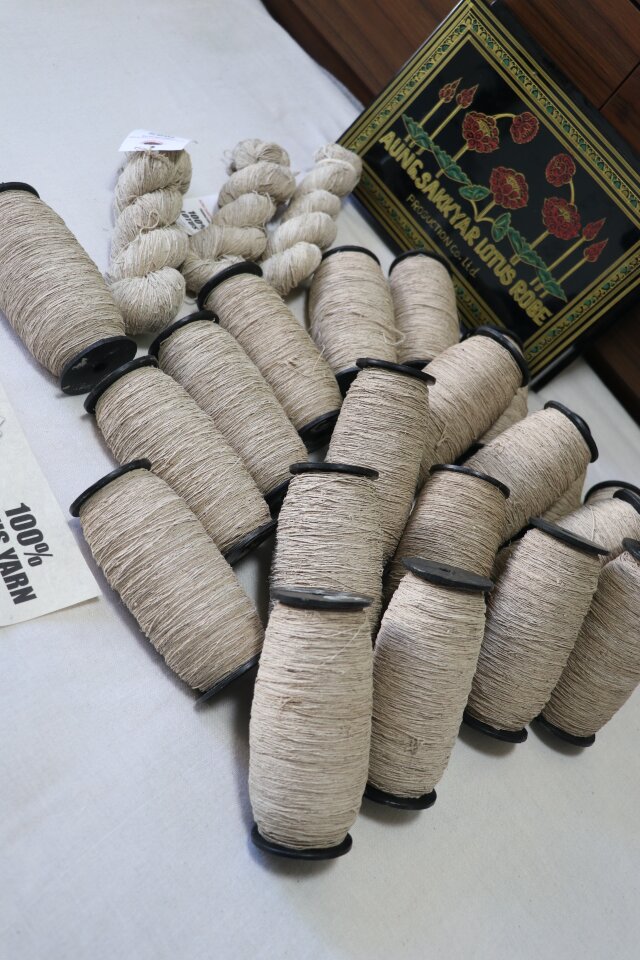 100%蓮糸(藕絲)細糸 | iichi 日々の暮らしを心地よくするハンドメイドやアンティークのマーケットプレイス