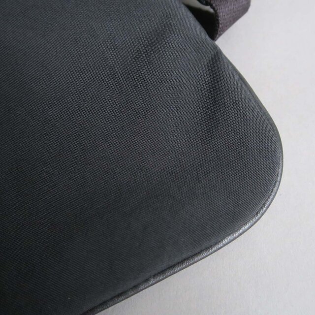 n×l flat shoulder bag (black×black) | iichi 日々の暮らしを心地よくするハンドメイドやアンティークのマーケットプレイス