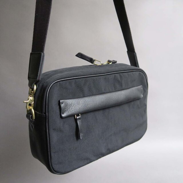 n×l rectangle shoulder bag (black×black) | iichi 日々の暮らしを心地よくするハンドメイドやアンティークのマーケットプレイス