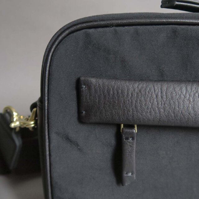 n×l rectangle shoulder bag (black×black) | iichi 日々の暮らしを心地よくするハンドメイドやアンティークのマーケットプレイス