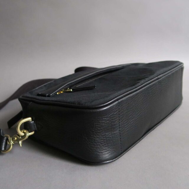 n×l rectangle shoulder bag (black×black) | iichi 日々の暮らしを心地よくするハンドメイドやアンティークのマーケットプレイス