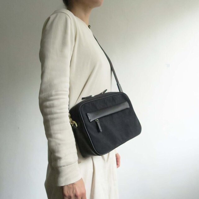 n×l rectangle shoulder bag (black×black) | iichi 日々の暮らしを心地よくするハンドメイドや ...