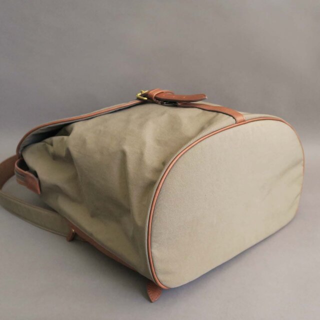 n×l backpack M (greige×brown) | iichi 日々の暮らしを心地よくするハンドメイドやアンティークのマーケットプレイス