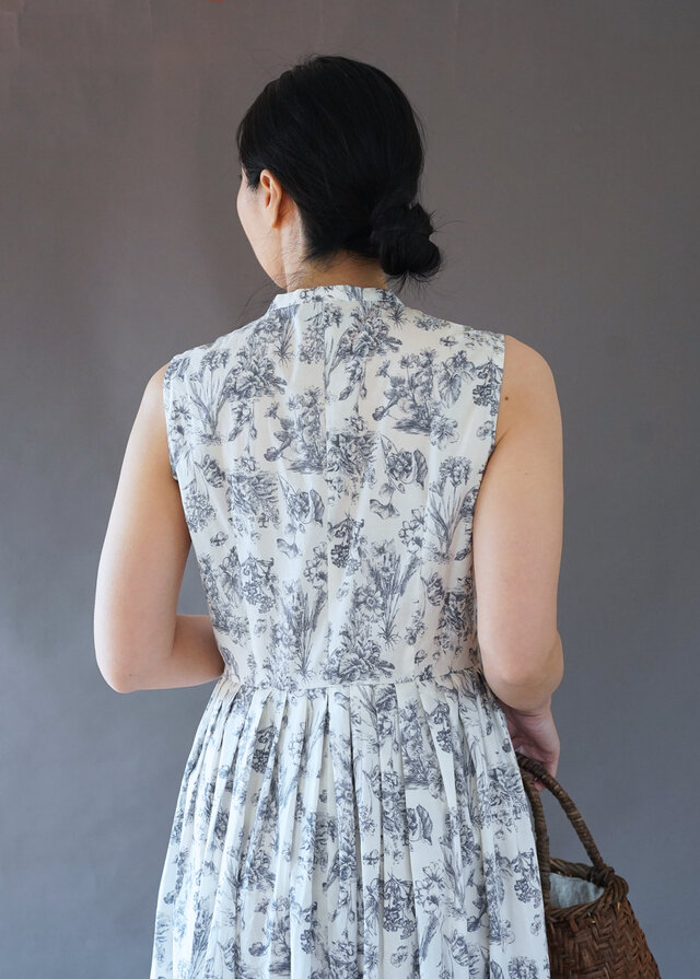 【受注制作】トラディショナルアーミッシュドレス トワルドジュイ柄 *薄手・軽量* | iichi 日々の暮らしを心地よくするハンドメイドやアンティークのマーケットプレイス