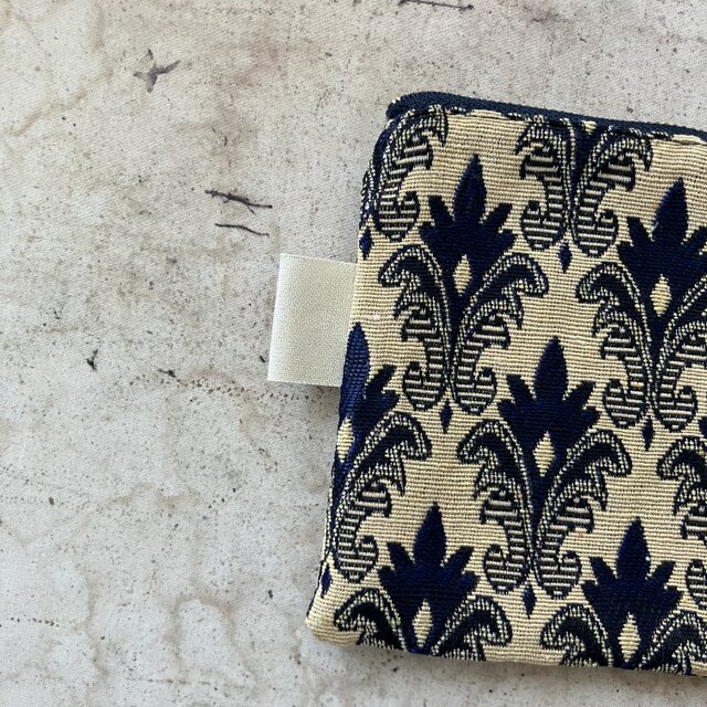 ゴブラン織のポーチ（p-030) | iichi 日々の暮らしを心地よくするハンドメイドやアンティークのマーケットプレイス