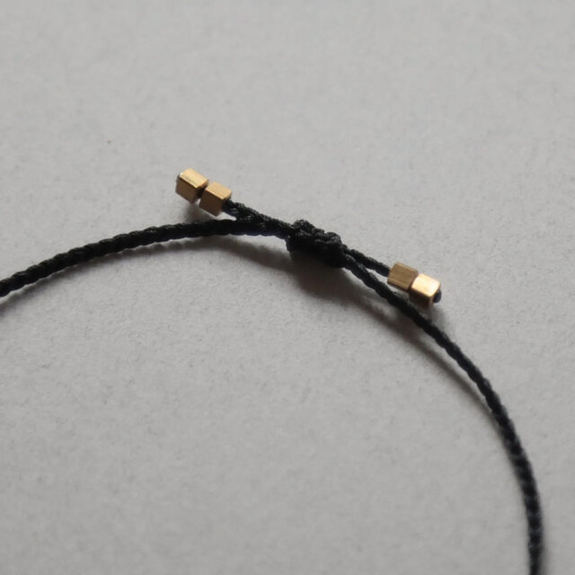 brass bracelet / cube | iichi 日々の暮らしを心地よくするハンドメイドやアンティークのマーケットプレイス