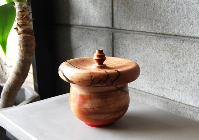 WOOD×レジン 03 蓋付き小物入れ | iichi 日々の暮らしを心地よくするハンドメイドやアンティークのマーケットプレイス