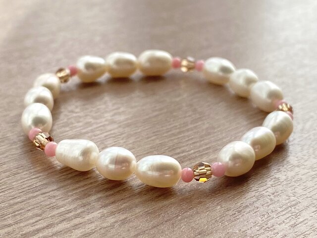 Beaded bracelet-61 | iichi 日々の暮らしを心地よくするハンドメイドやアンティークのマーケットプレイス